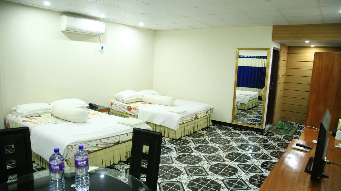 Mozaffar Garden & Resort